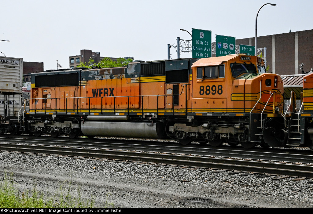 WFRX 8898 SD70MAC